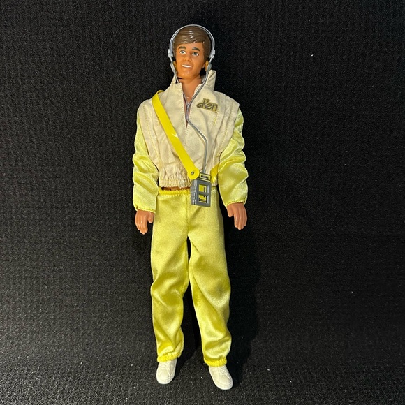 Mattel | Toys | Mattel 985 Music Lovin Ken Barbie Vintage 2388 With ...